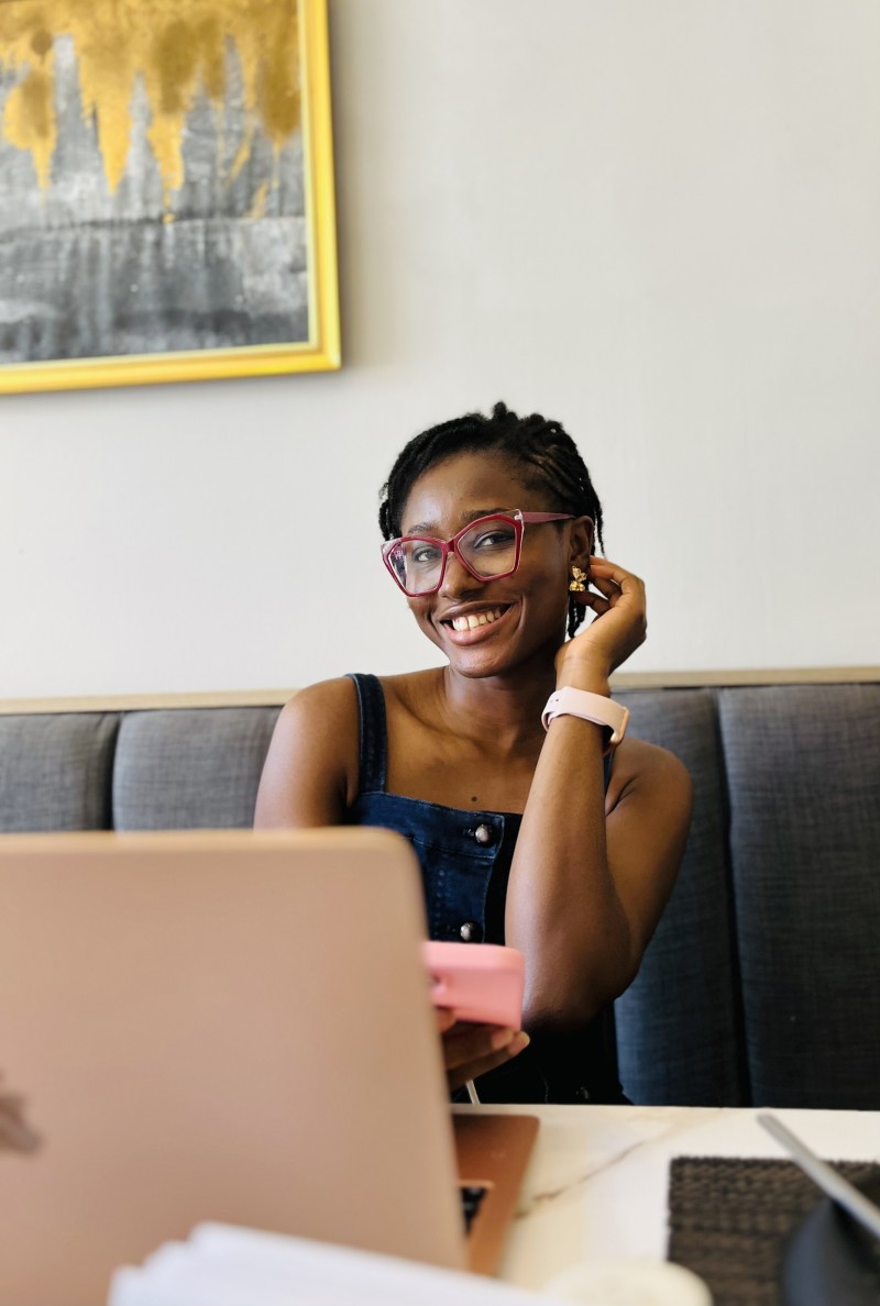 Vicky Betran on Selar