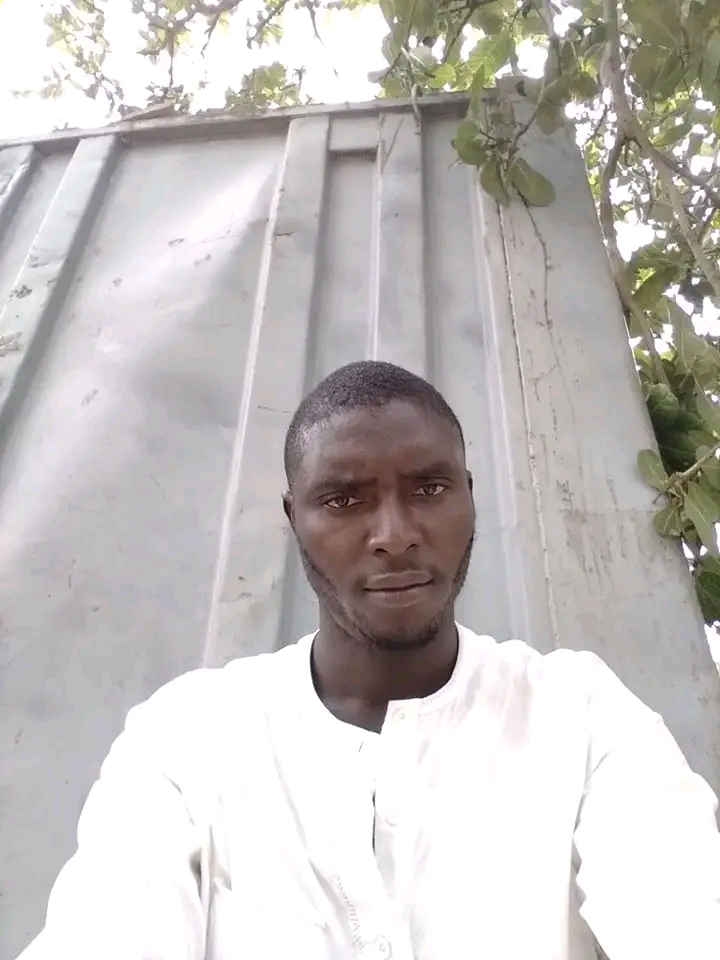 Akim dele Makinde on Selar