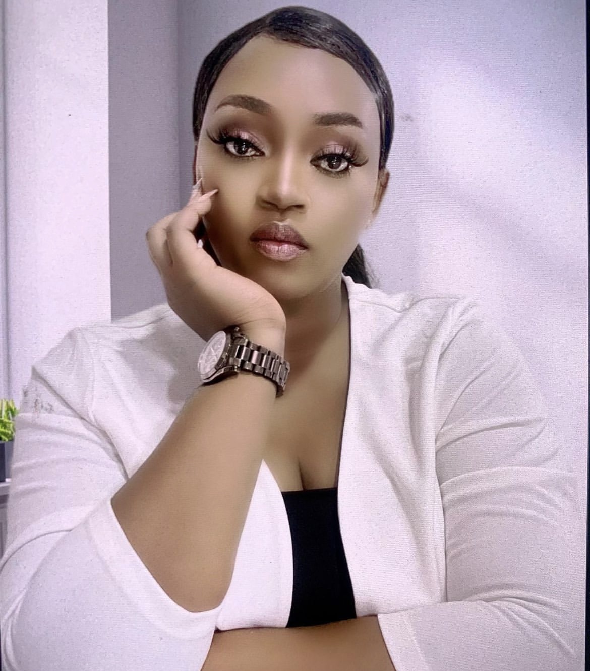 Didi Fredricks on Selar