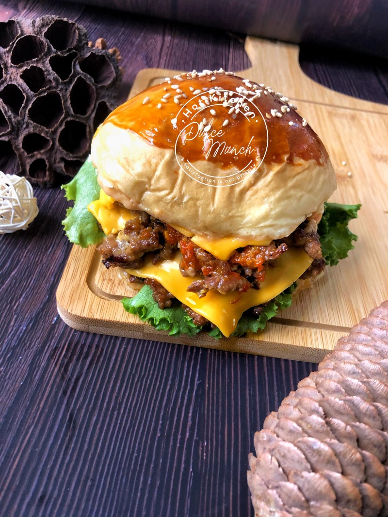 Buy Beef Burger Original Double Layer by Dulce Munch on Selar