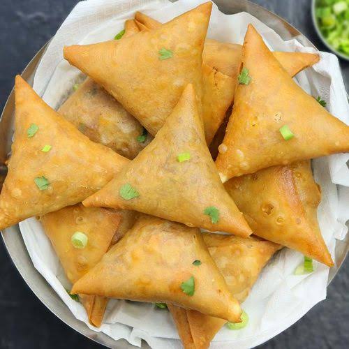 Buy Samosa (3 pieces) by Dulce Munch on Selar