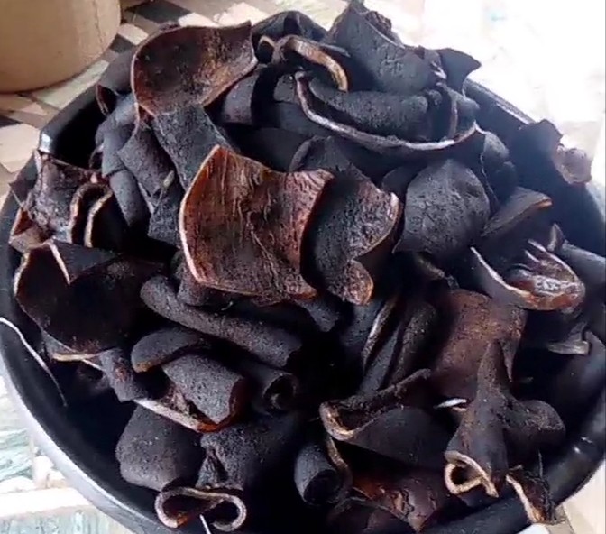 Buy CowGirl Dry Ponmo Ijebu (Large) by Mariam Alli on Selar