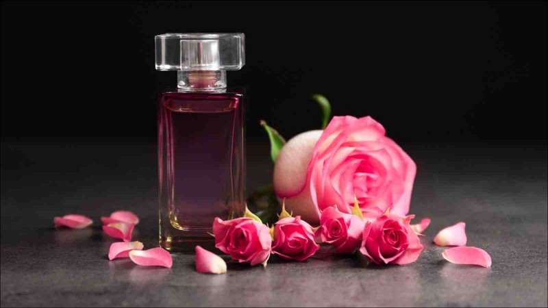 Buy PERFUME MAKING COURSE by Hannah Olusanya Academy on Selar