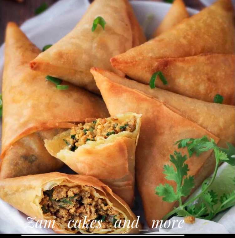 Buy Samosa 50 pieces by Zam_cakes_and_more on Selar