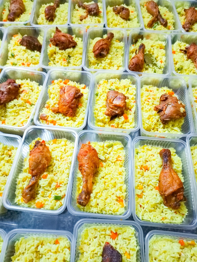 Buy Jollof rice and chicken by io cakes n chops on Selar