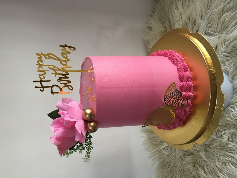 Buy Bespoke cake by Alberta Eshun on Selar