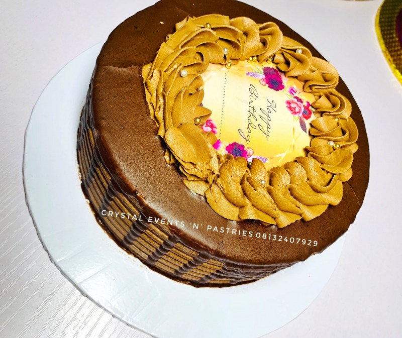 Buy Ready to go cake by Crystal Events'N'Pastries on Selar