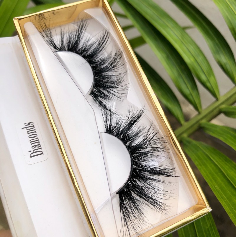 Buy 3D lashes (Diamonds ) by Glamgirlbeautybrand on Selar.co