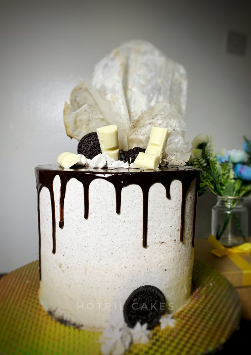 Buy 8 Inch Extra height Cake by Hotril Cakes and Confectionery on Selar