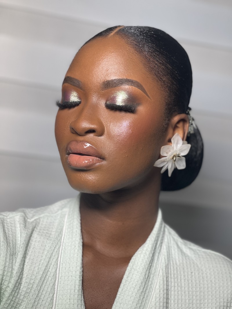 Buy A-Z OF ACHIEVING A FLAWLESS MAKEUP GLAM by Oluwakanyinsola Alao on ...