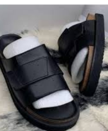 Buy Easy wears(palms) by Chegwam David Nansel on Selar