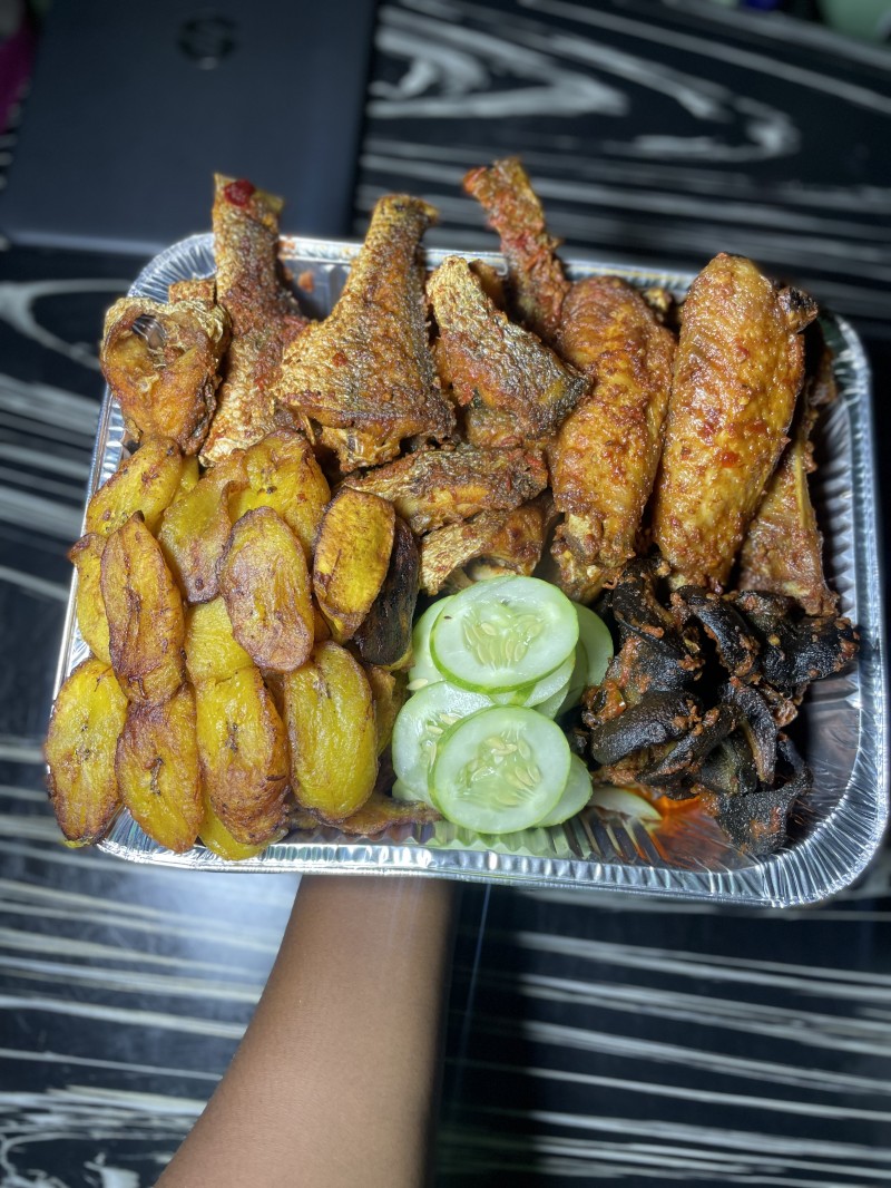 Buy A platter of greatness by Dunni’s Treat on Selar