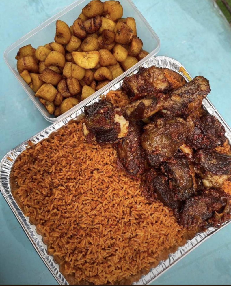 Buy Smokey jollof rice by Dunni’s Treat on Selar
