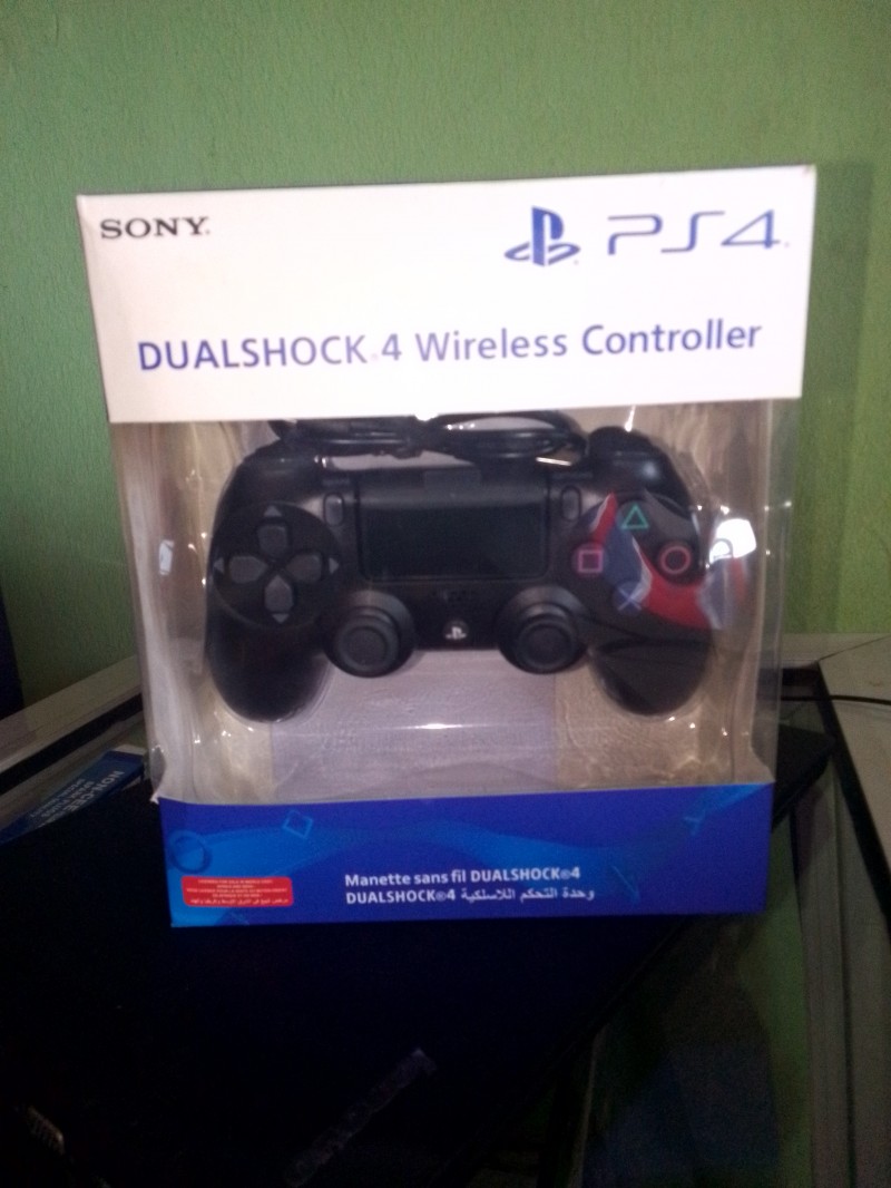 Buy PS4 pad by Favour Amusonu on Selar