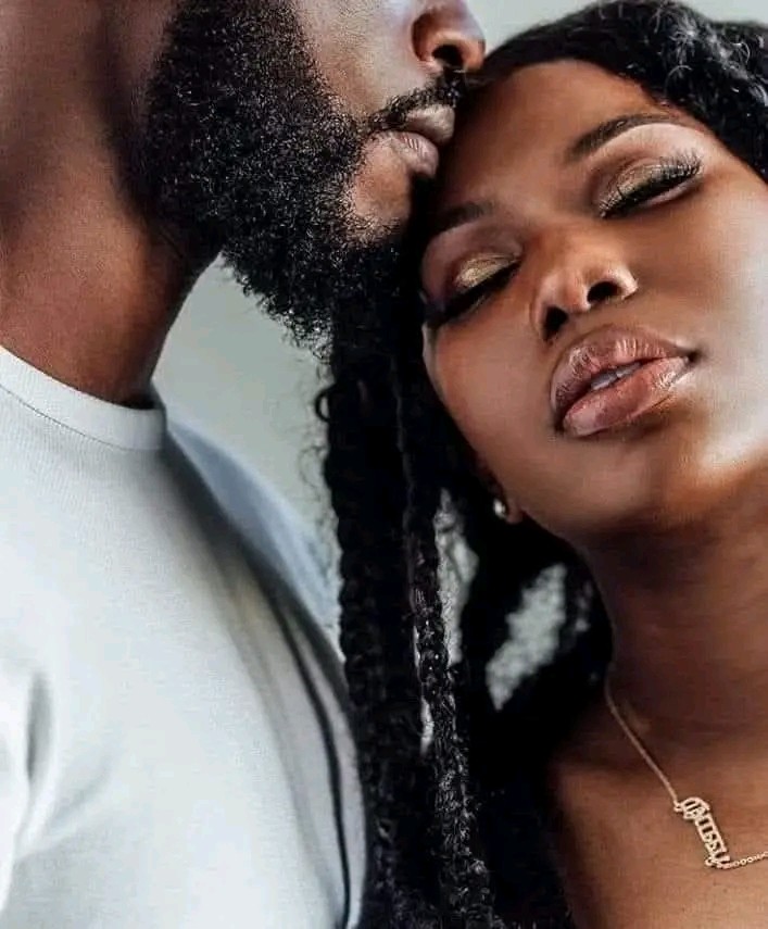 Buy HOW TO HANDLE LONG DISTANCE RELATIONSHIP by Moses Uteno on Selar.co