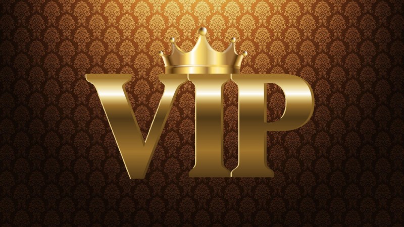 Subscribe VIP ROLES by SHOPIFY DROPSHIPPING COMMUNITY on Selar