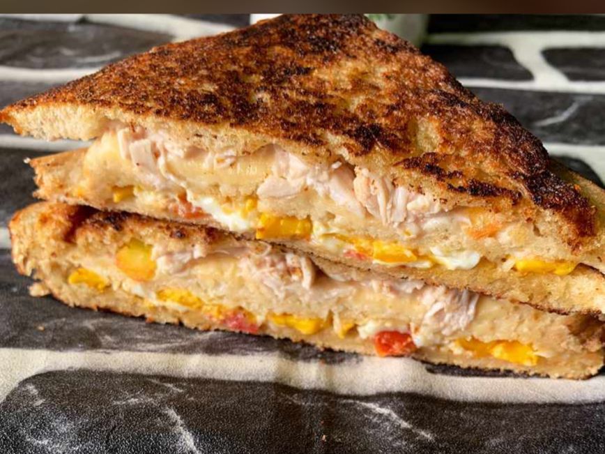 Buy Chicken Sandwich (without cheese) by So9ce Fruiterers on Selar