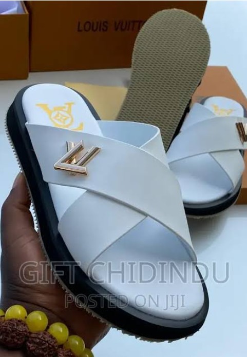 Buy Palm slippers by Affiliate earning network on Selar