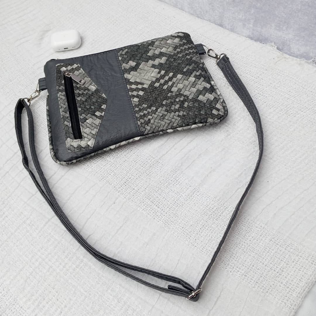 Get THE EVERLY CROSSBODY/WRISTLET BAG PATTERN by HALLEL PATTERNS on Selar