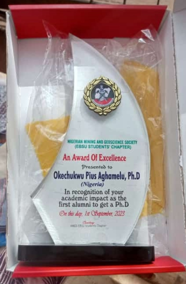 Buy THE AWARD PLAQUE MASTERCLASS (A Practical Step-by-step Video ...